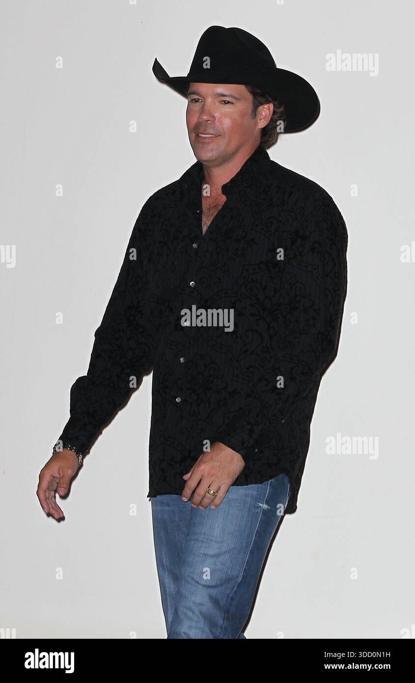 08 June 2010 - Nashville, Tennessee - Clay Walker - 4th Annual Country ...