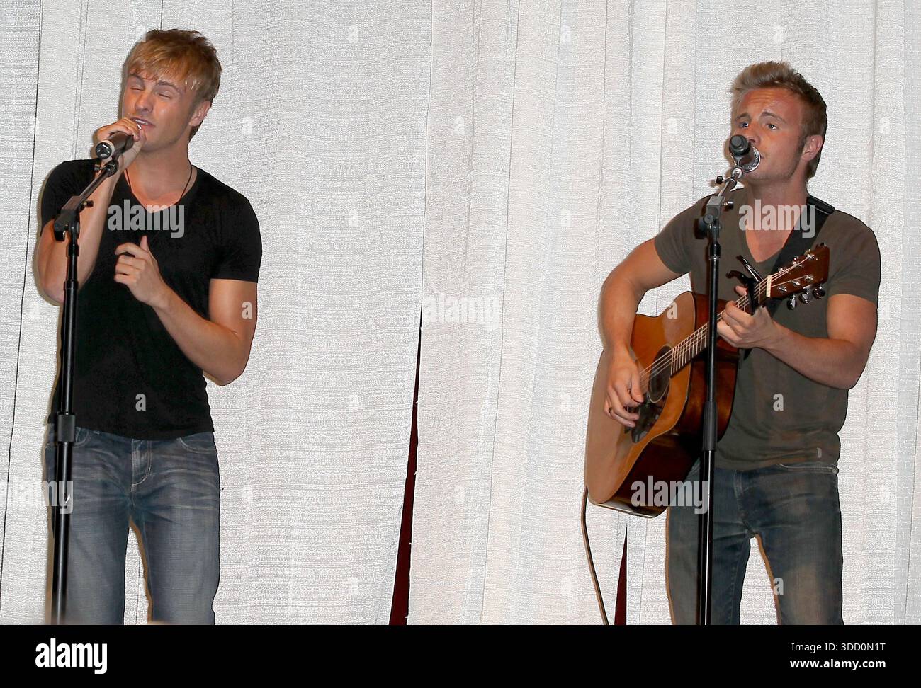 08 June 2010 - Nashville, Tennessee - Carter Twins - 4th Annual Country ...