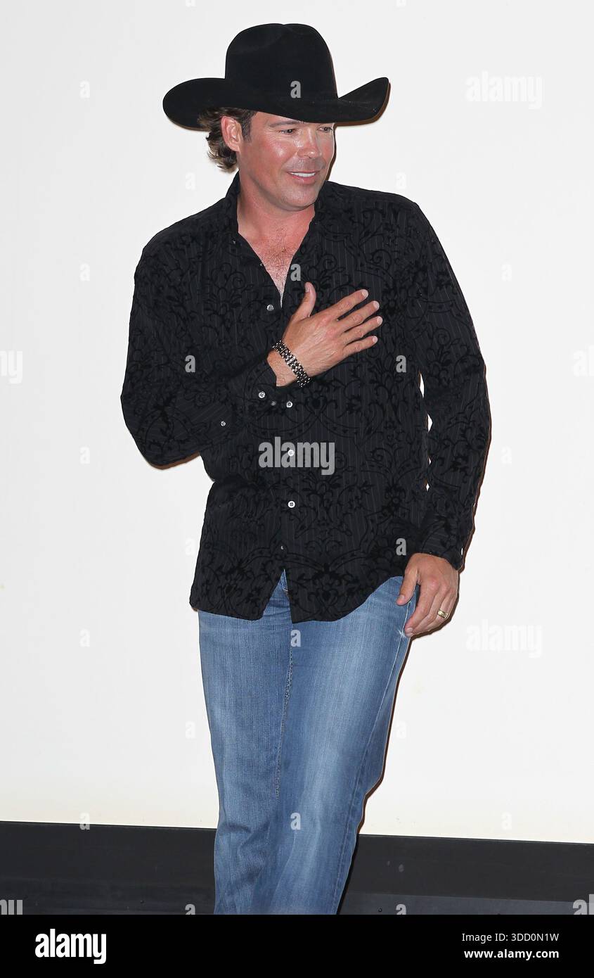 08 June 2010 - Nashville, Tennessee - Clay Walker - 4th Annual Country ...