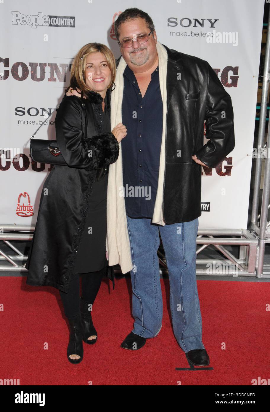 08 November 2010 - Nashville, TN - Bob DiPiero and Leslie DiPiero ...