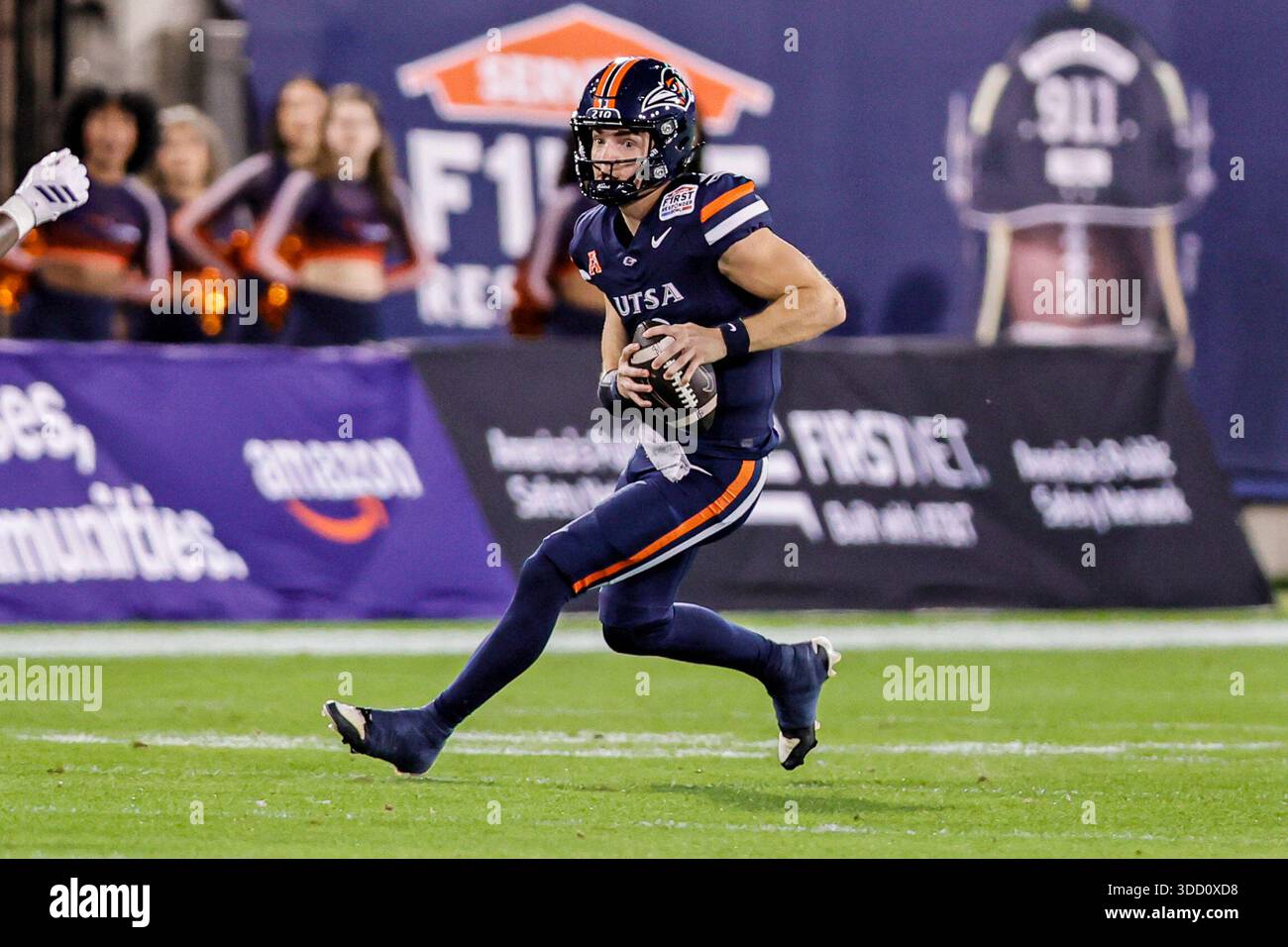 DALLAS, TX - DECEMBER 26: UTSA Roadrunners quarterback Owen McCown (2 ...