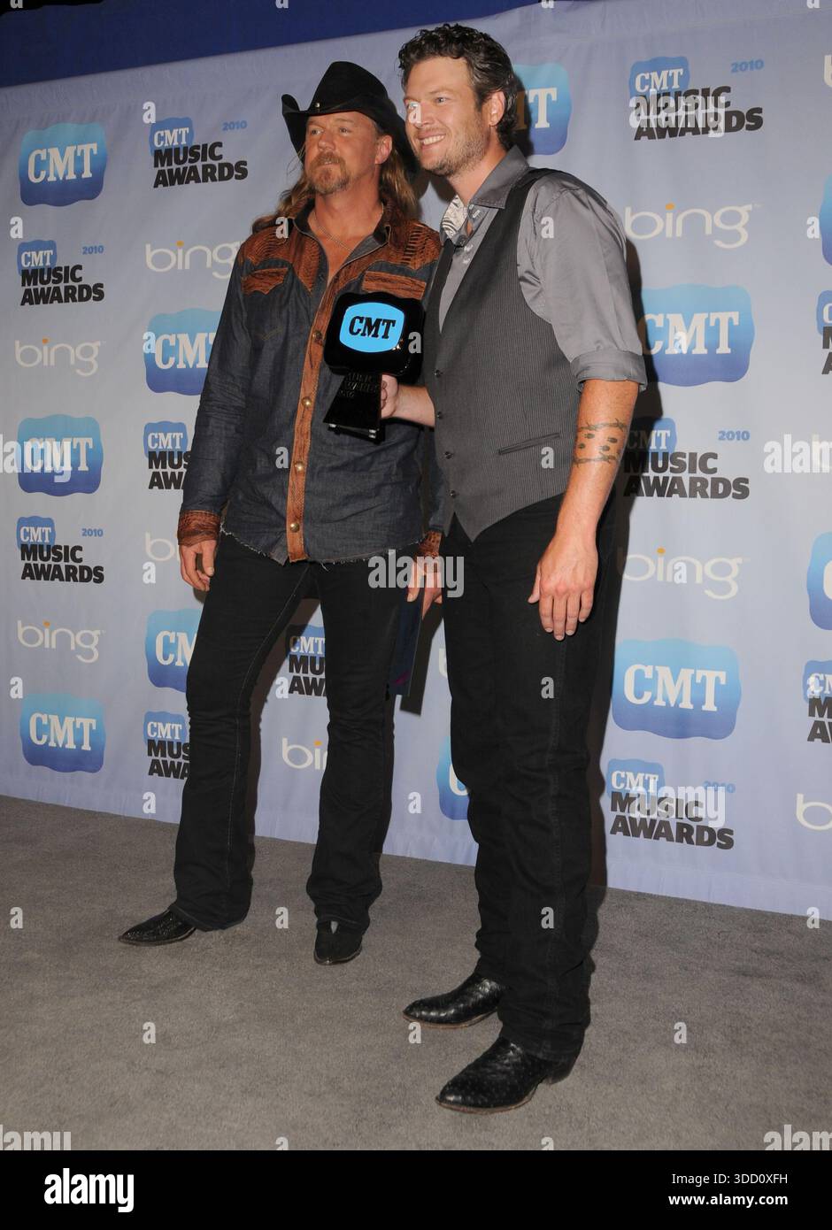09 June 2010 - Nashville, Tennessee - Trace Adkins and Blake Shelton ...