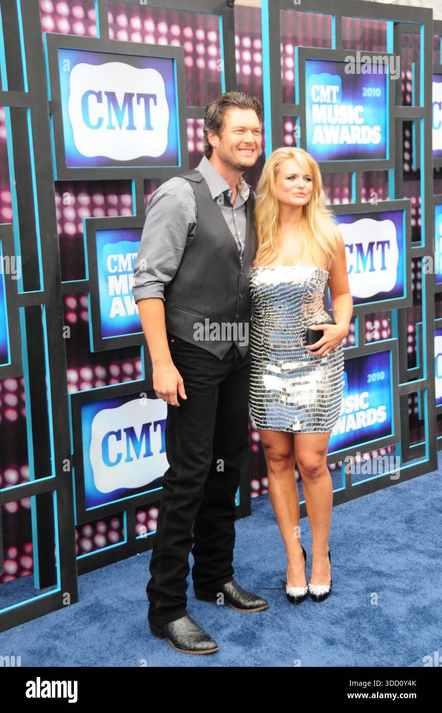 10 June 2010 - Nashville,TN - Blake Shelton and Miranda Lambert on the ...