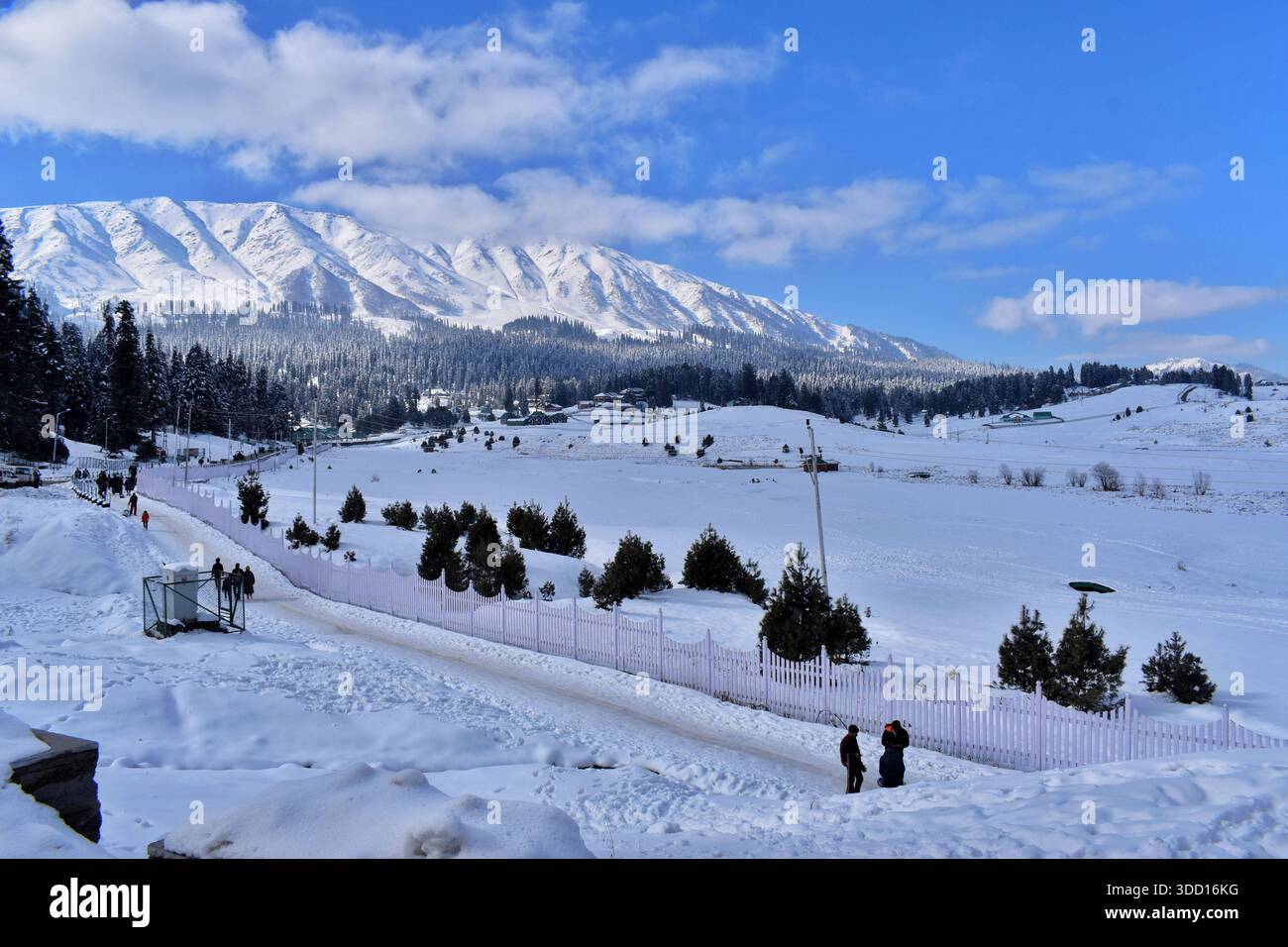 Season s First Snowfall Hits Gulmarg Kashmir General view of snow-clad ...