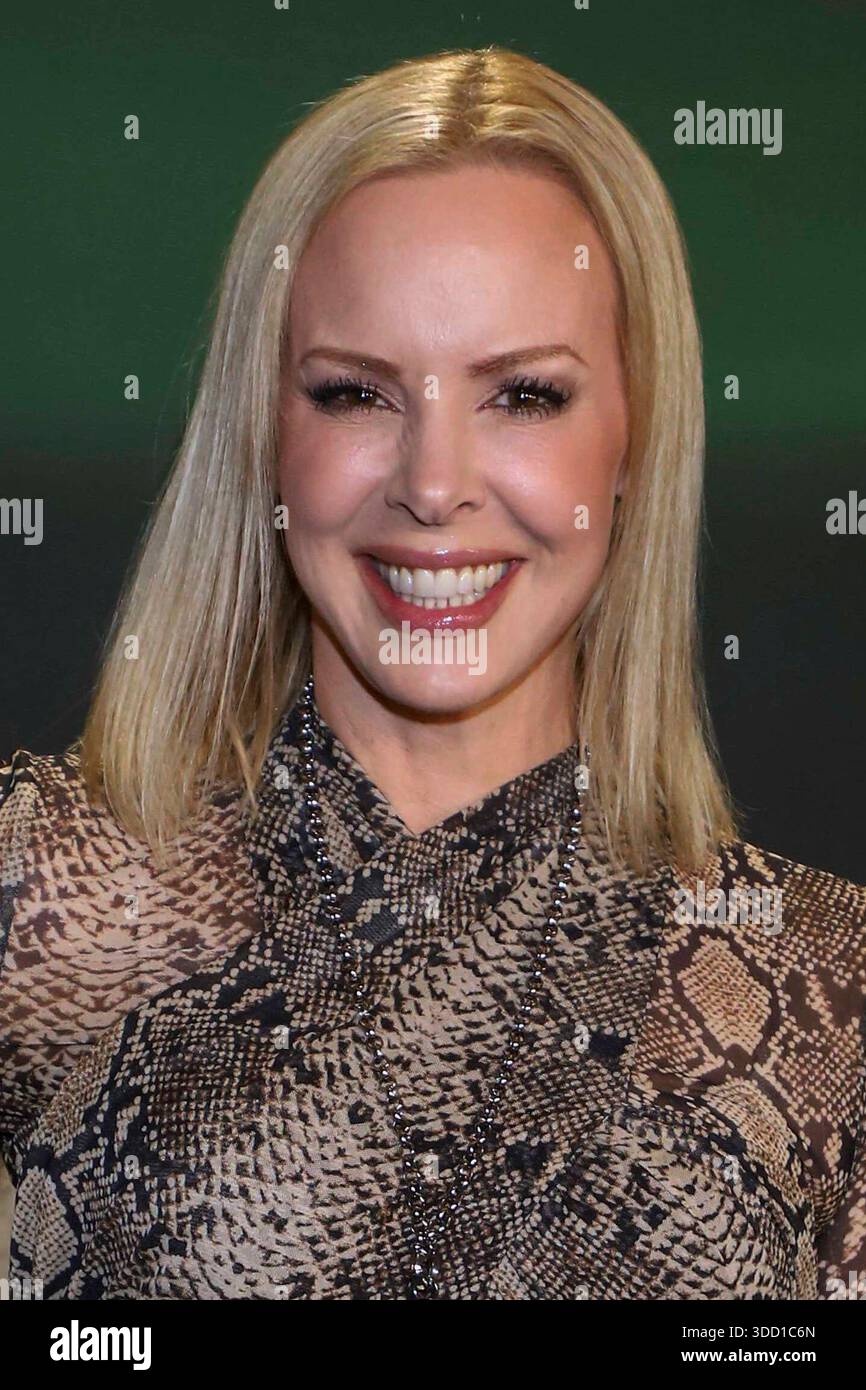 abb- Isabel Edvardsson auf dem Gruenen Teppich bei der Musical Premiere ...