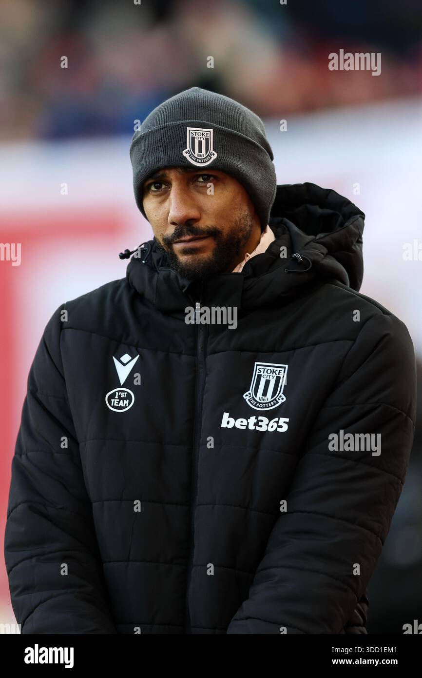 Stoke City's Steven Nzonzi before the Sky Bet Championship match at the ...