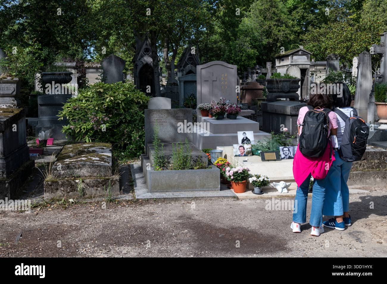 Paris France Cimetière du Père-Lachaise. Pere Lachaise cemetery the ...