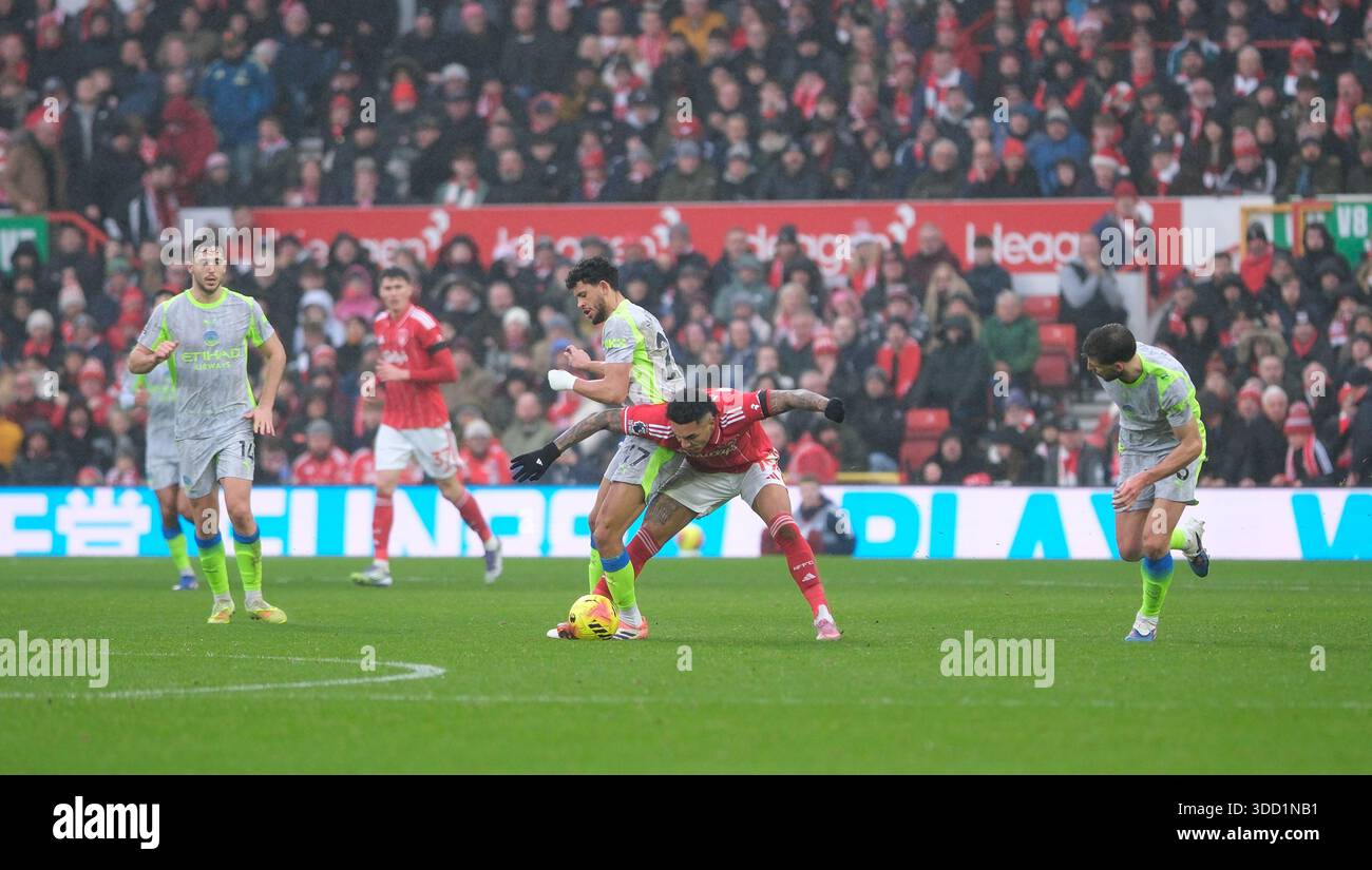 Igor Jesus of Nottingham Forest challenges for the ball against Matheus ...