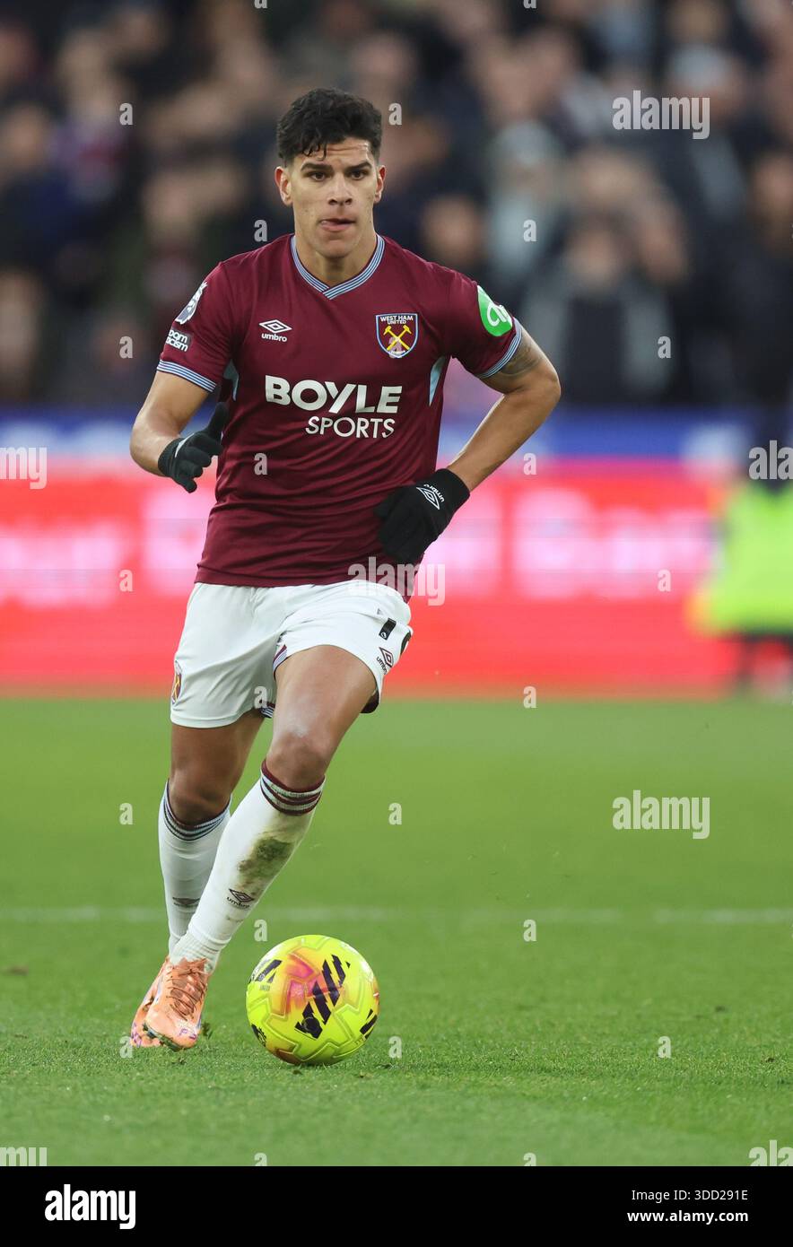 West Ham's Mateus Fernandes controls the ball during the Premier League ...