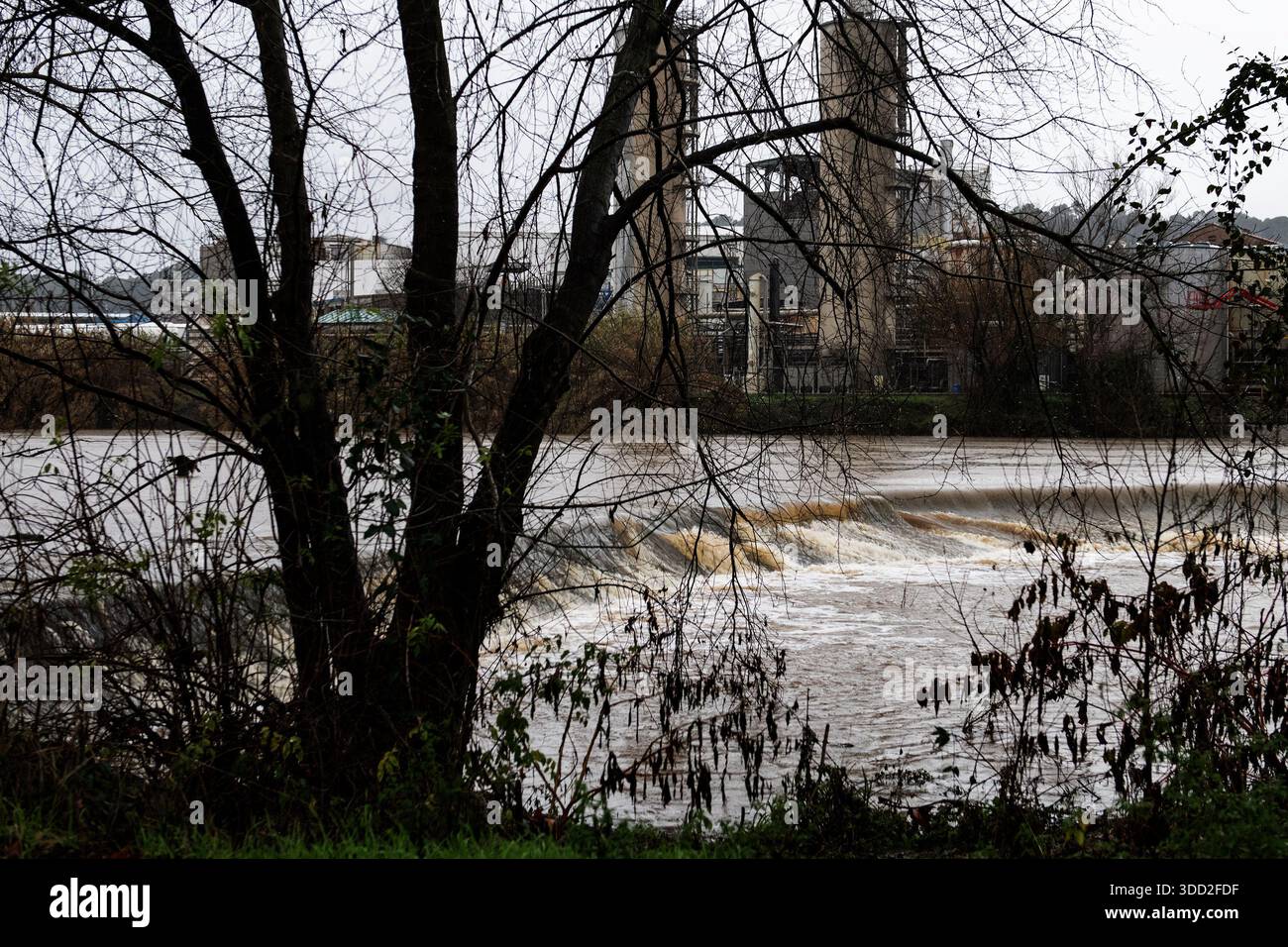 The Ter River as it passes through Sarrià de Ter, on December 27, 2025 ...