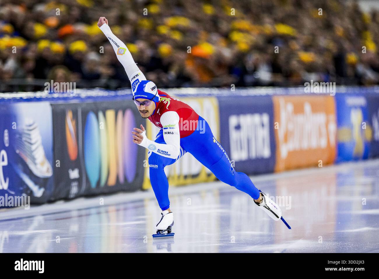 HEERENVEEN - Sebas Deniz in action during the men's 500m on the second ...