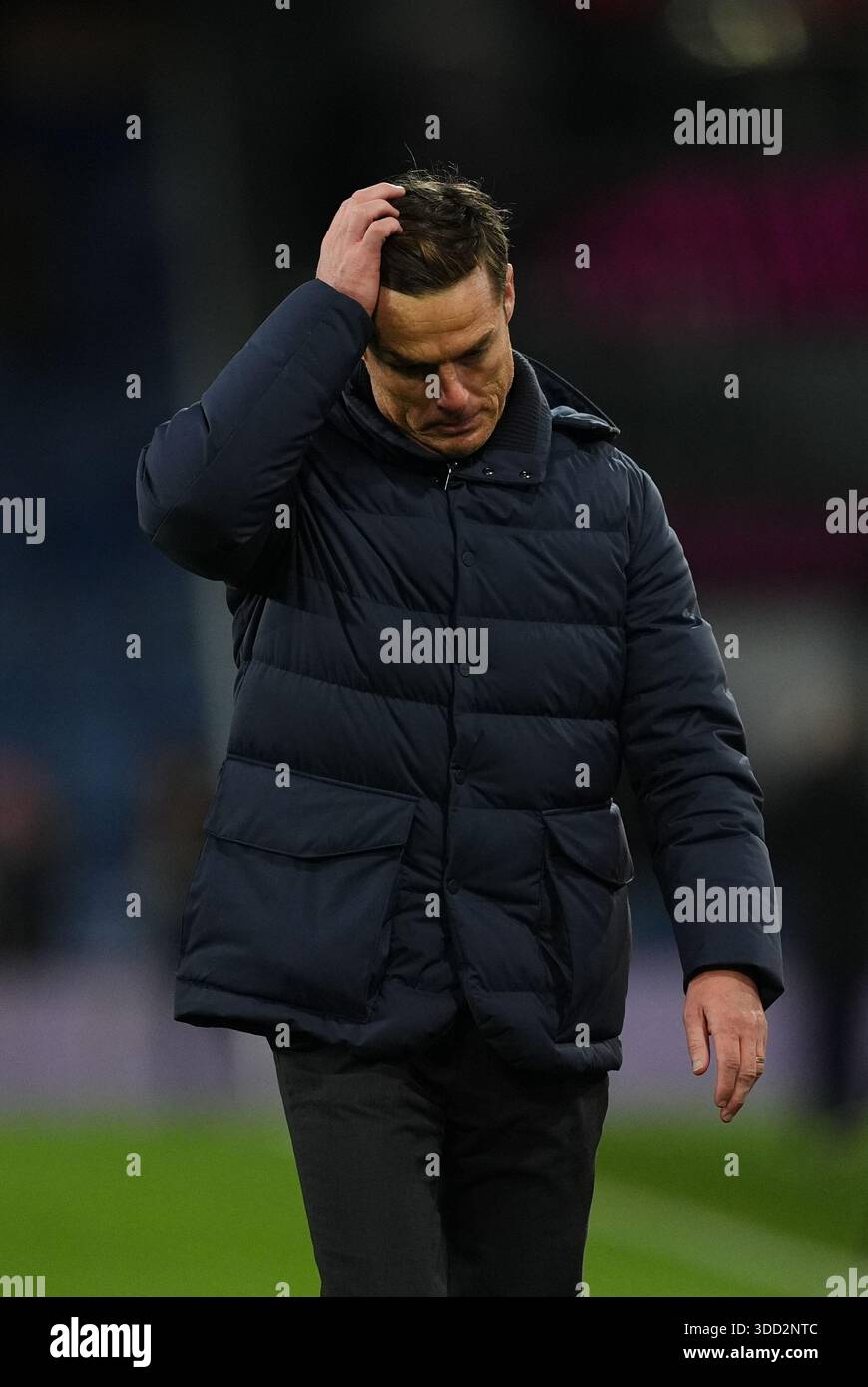Burnley manager Scott Parker dejected at the final whistle after the ...