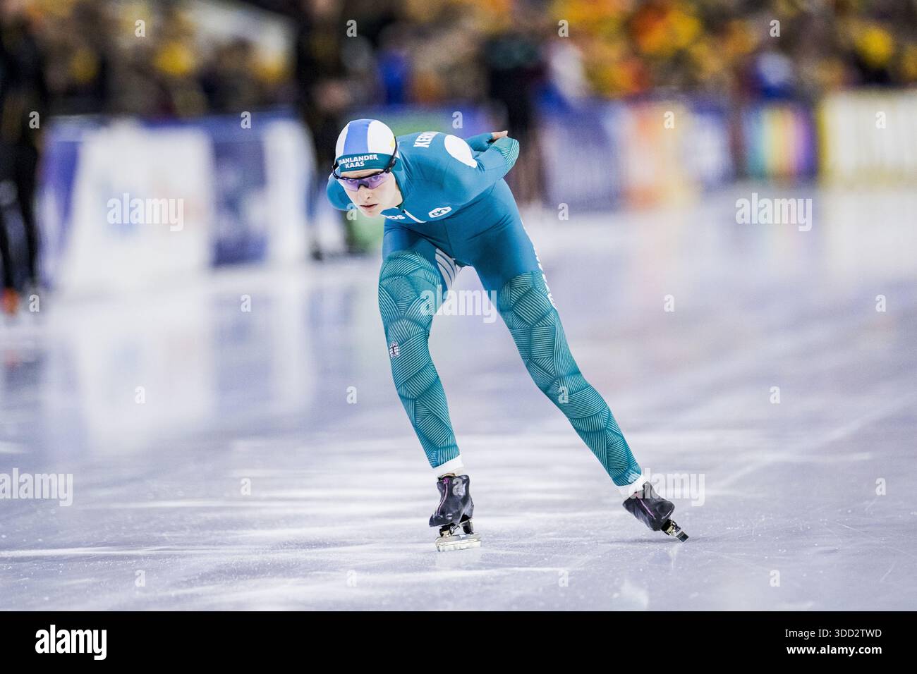 HEERENVEEN - Bente Kerkhoff in action during the women's 3000m on the ...