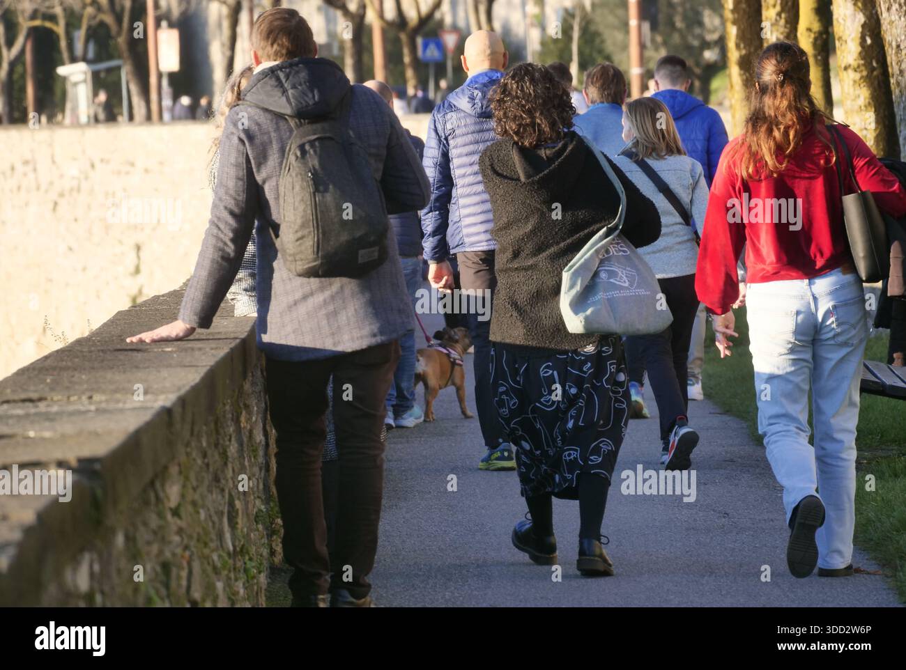 Clear skies return, and numerous tourists wander through the ...