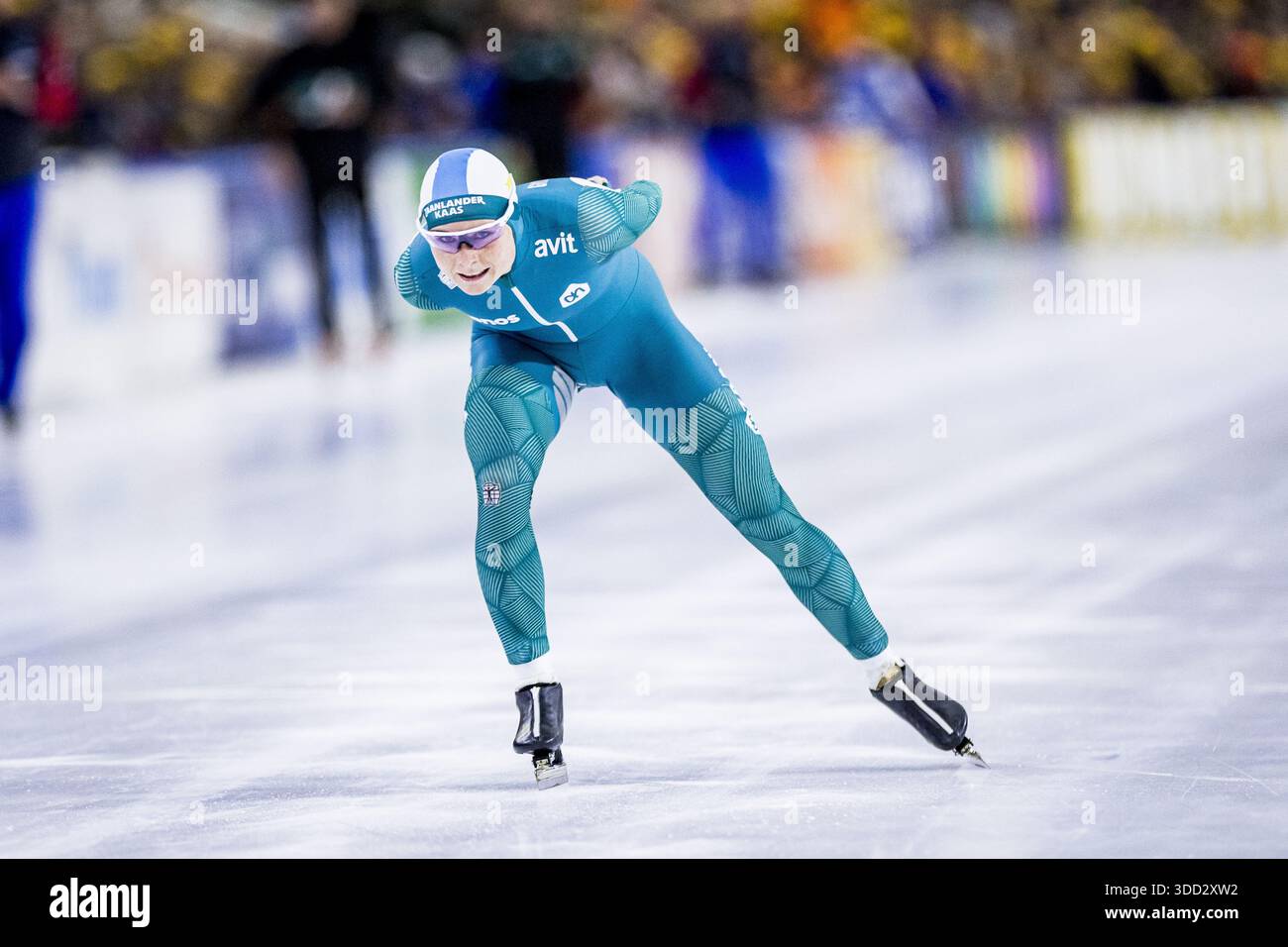 HEERENVEEN - Marijke Groenewoud in action during the women's 3000m on ...