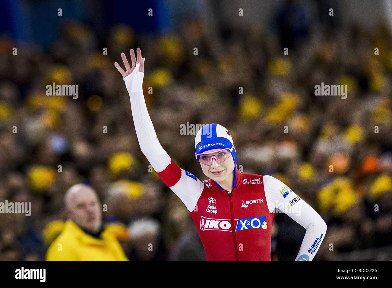 HEERENVEEN - Joy Beune in action during the women's 3000m on the second ...