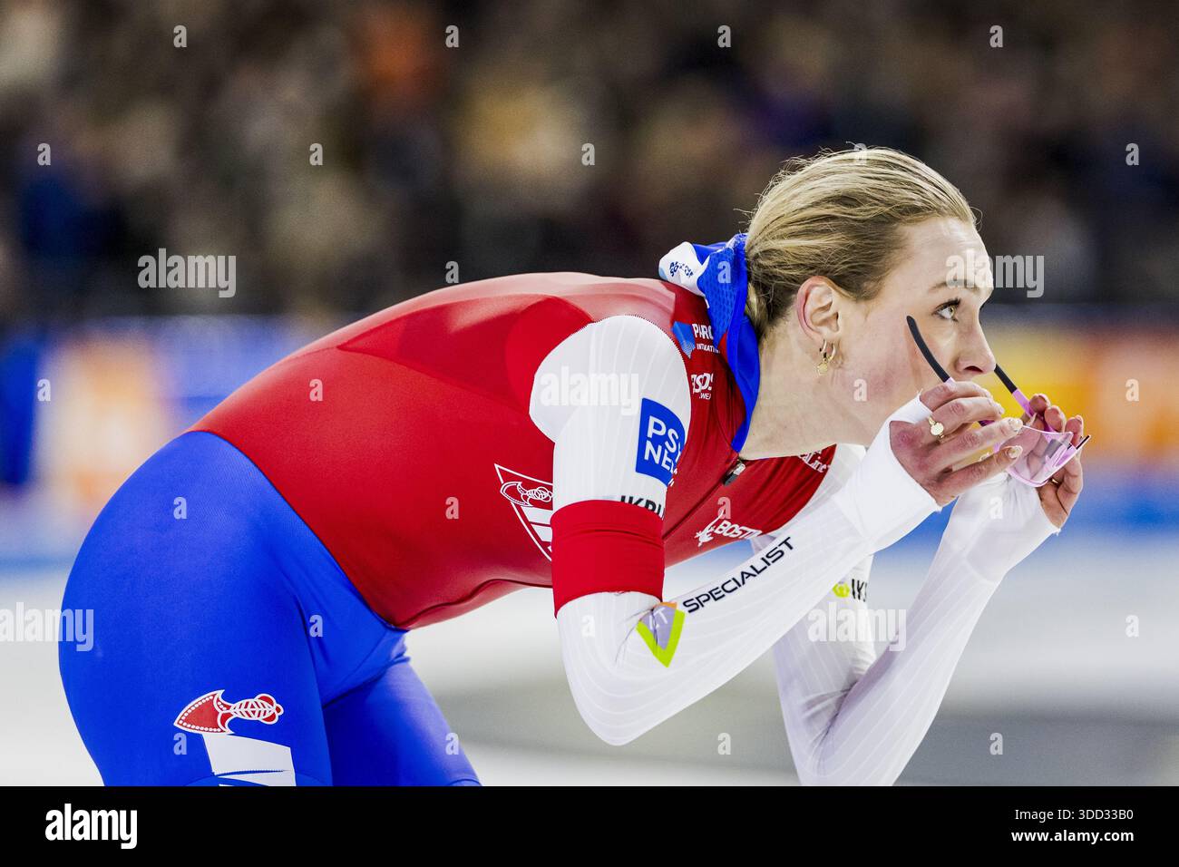 HEERENVEEN - Joy Beune in action during the women's 3000m on the second ...