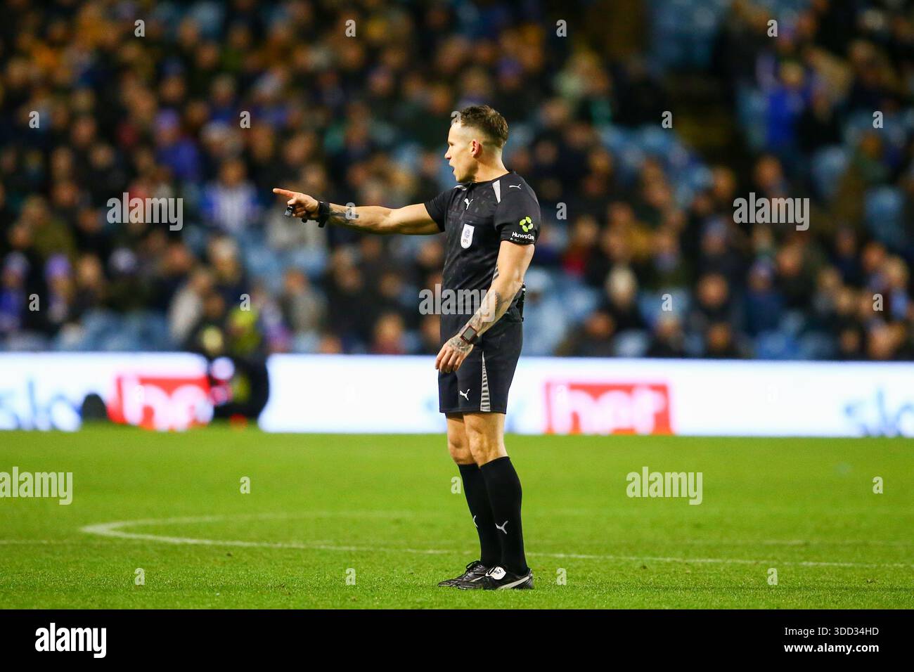 Hillsborough Stadium, Sheffield, England - 26th December 2025 Referee ...