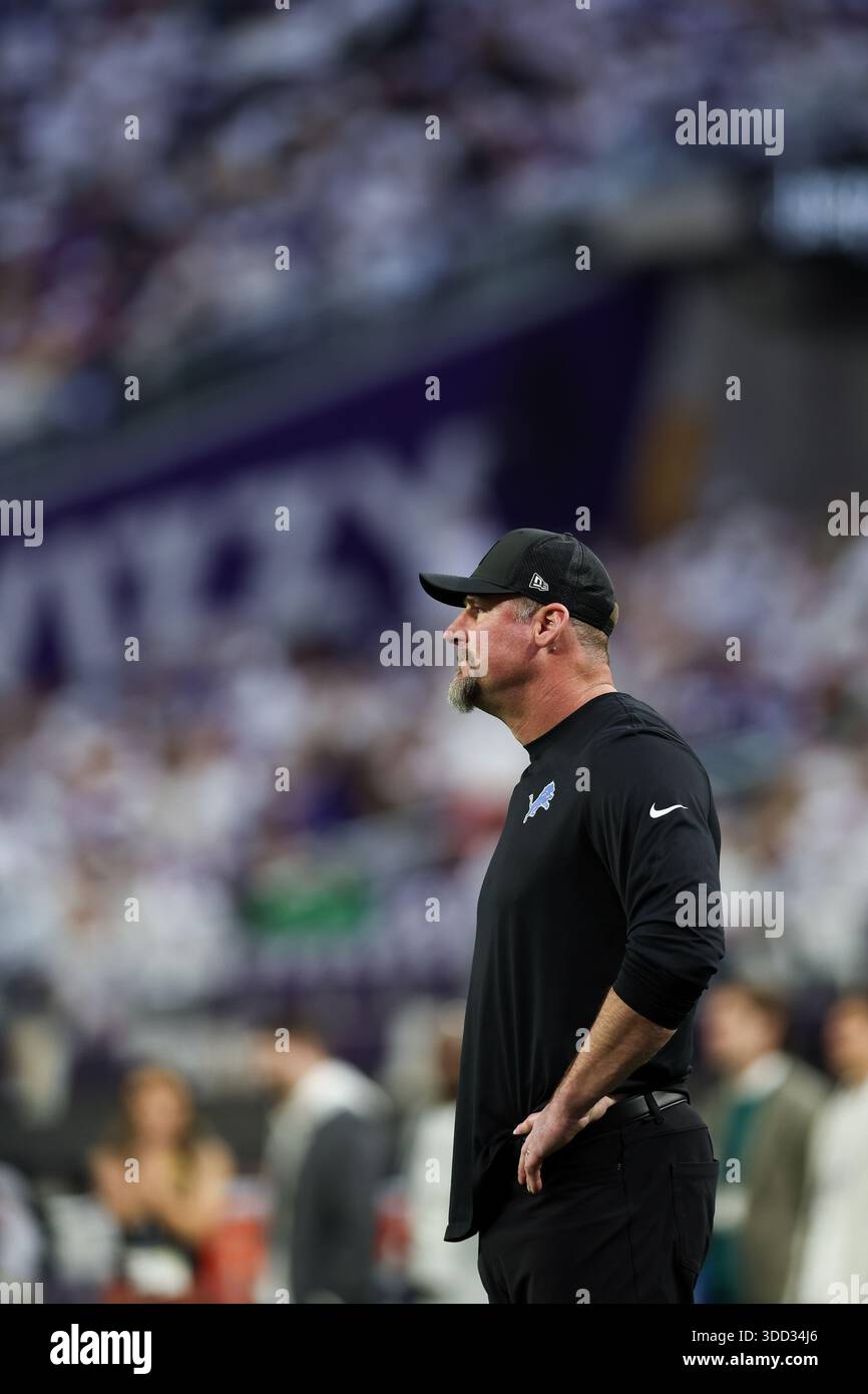 Detroit Lions head coach Dan Campbell watches warm ups before an NFL ...