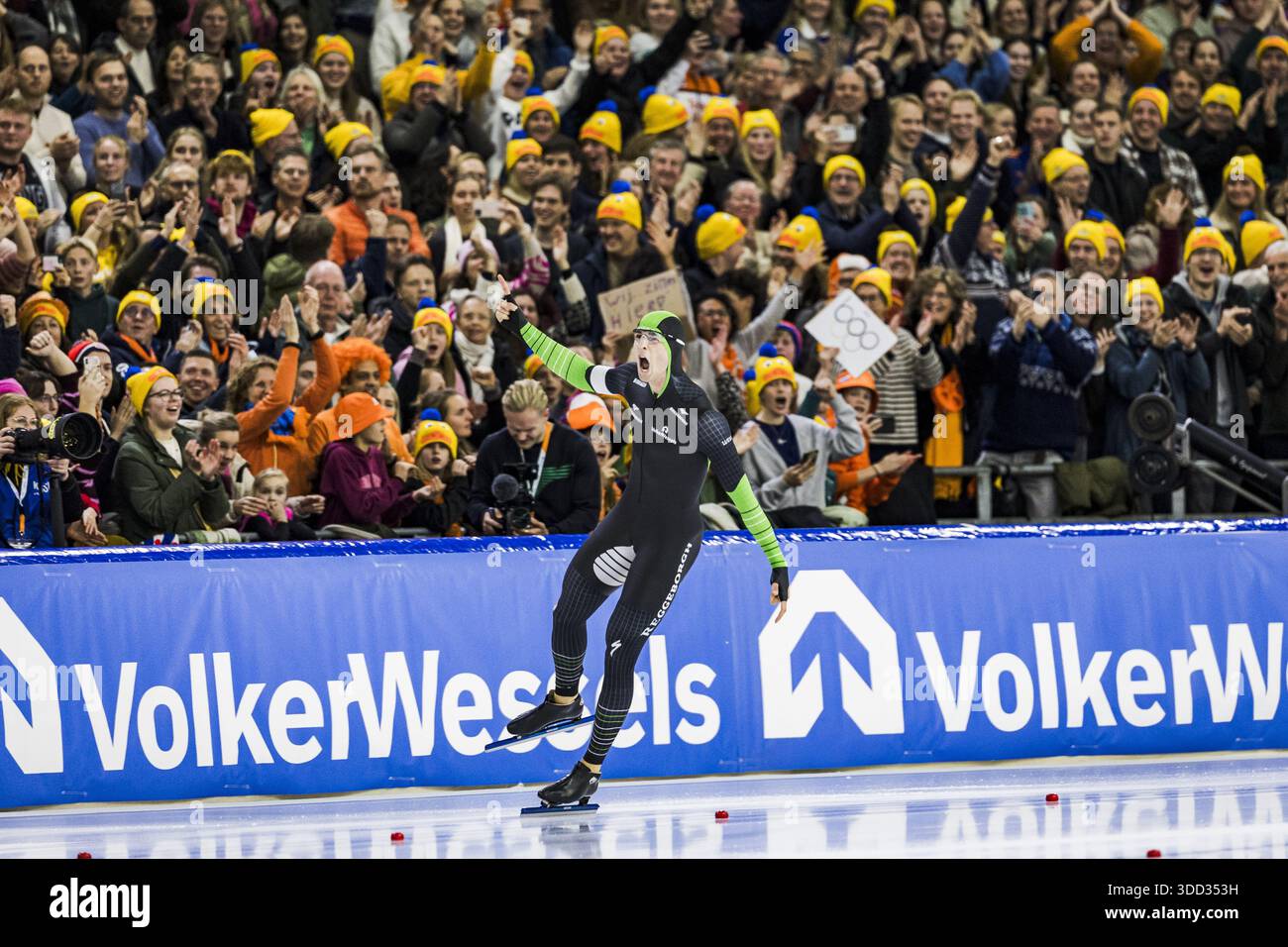 HEERENVEEN - Janno Botman during the men's 500m on the second day of ...