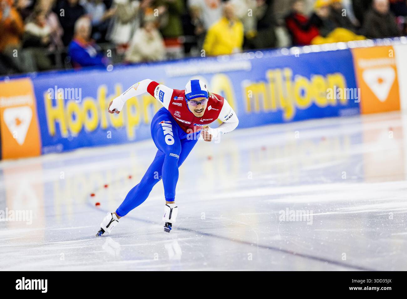 HEERENVEEN - Sebas Diniz during the men's 500m on the second day of the ...