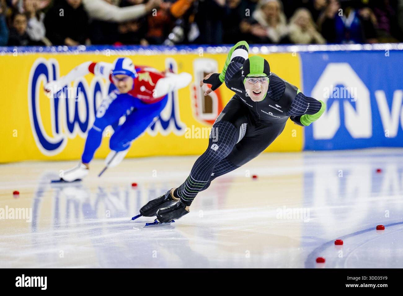 HEERENVEEN - Jenning de Boo and Sebas Diniz during the men's 500m on ...
