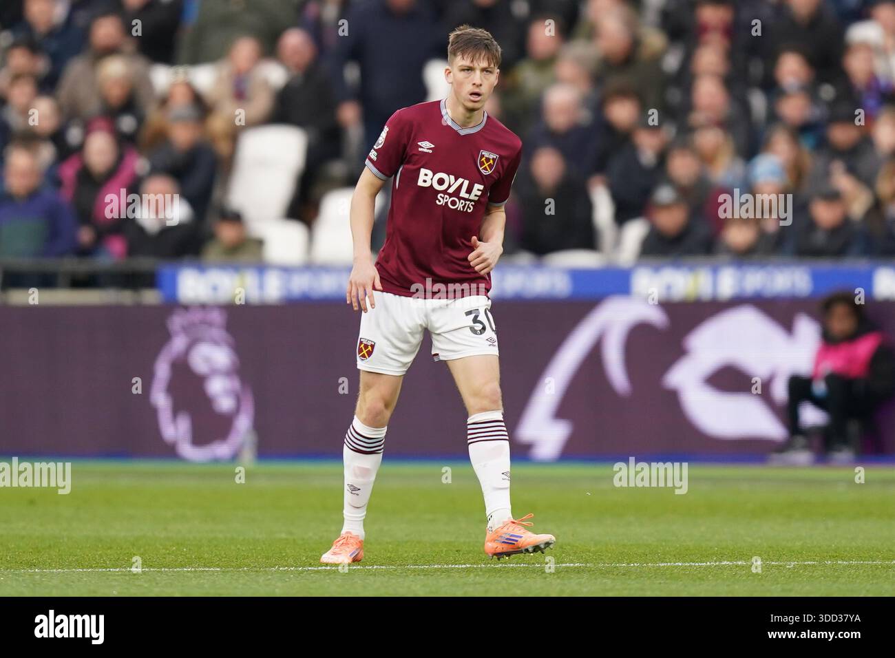 London, UK. 27th Dec, 2025. Oliver Scarles of West Ham United during ...