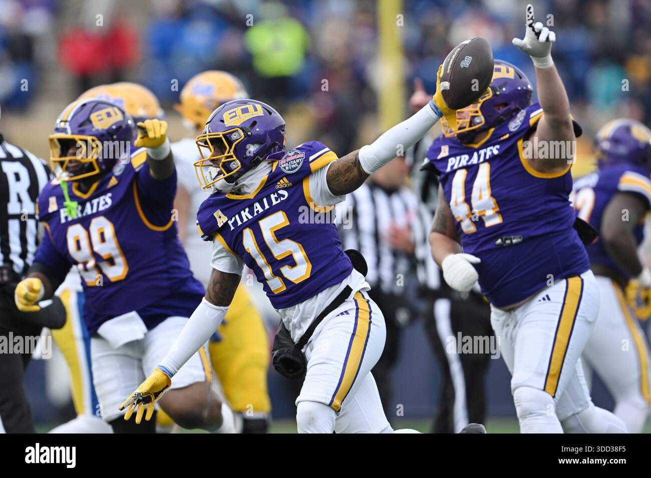 East Carolina Pirates cornerback Jordy Lowery (15) recovers a fumble by ...