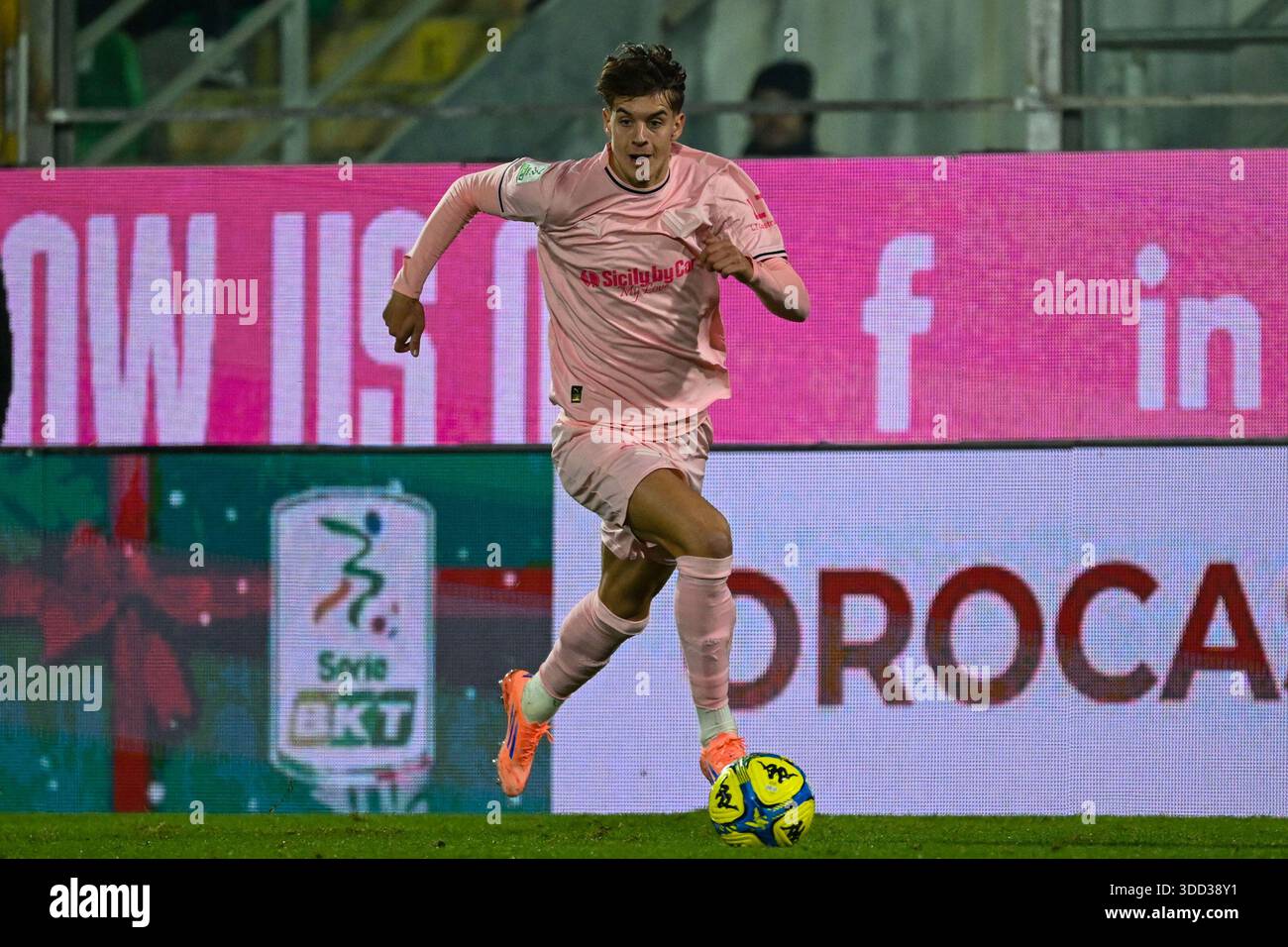 Aljosa Vasic (Palermo F.C.) during the Italian Serie BKT match between ...