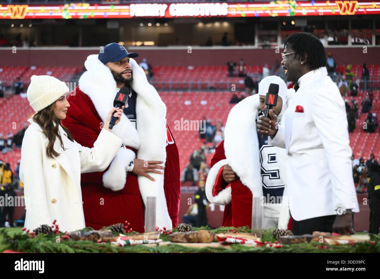 Dallas Cowboys quarterback Dak Prescott (4) and wide receiver Kavontae ...