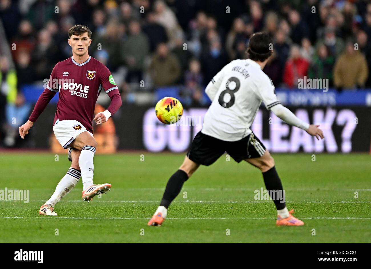 London UK 27th Dec 2025 Oliver Scarles (West Ham) during the West Ham ...