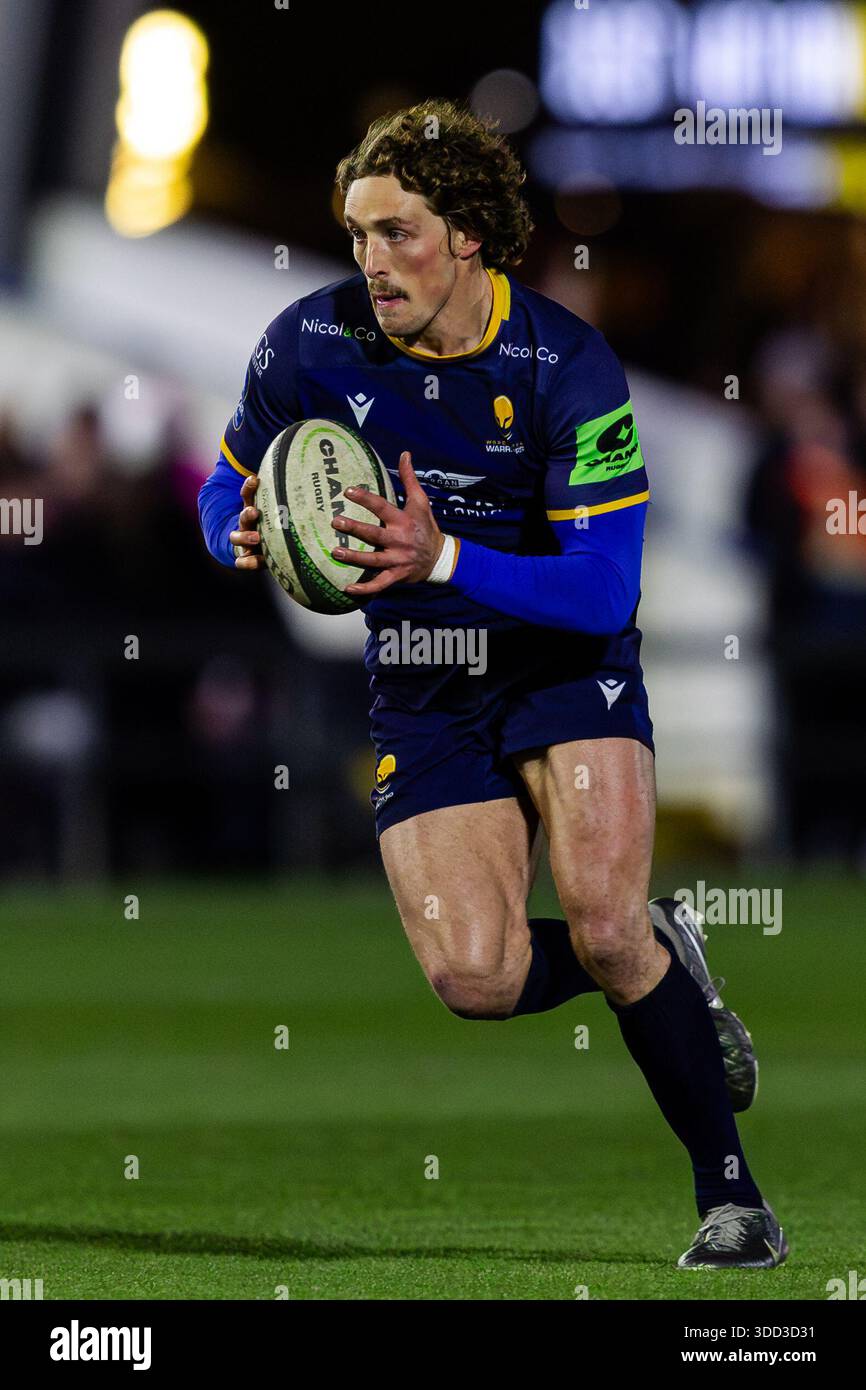 Worcester, England, UK, 27 December 2025. Tiff Eden of Worcester ...