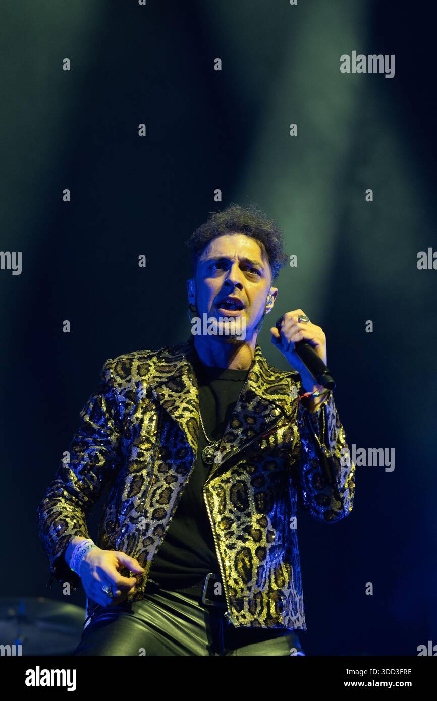 The singer Gabriel de la Rosa of the band Shinova performs during the ...