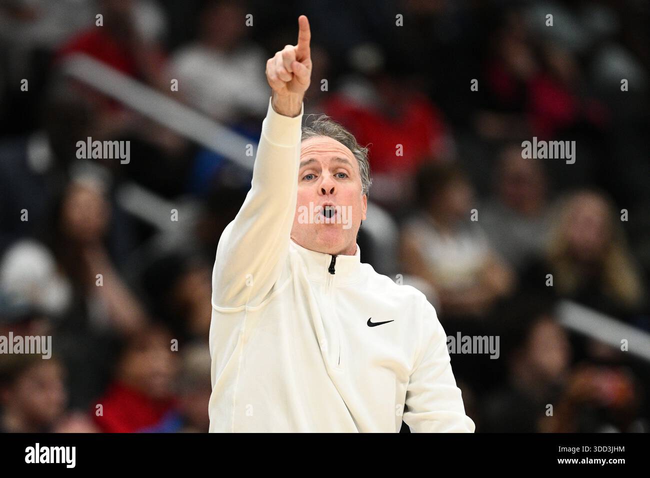 Washington Wizards head coach Brian Keefe in action during the second ...