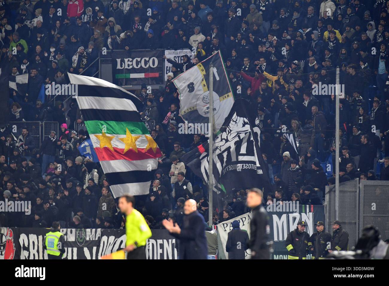 Fans Juventus during Pisa SC vs Juventus FC, Italian soccer Serie A ...