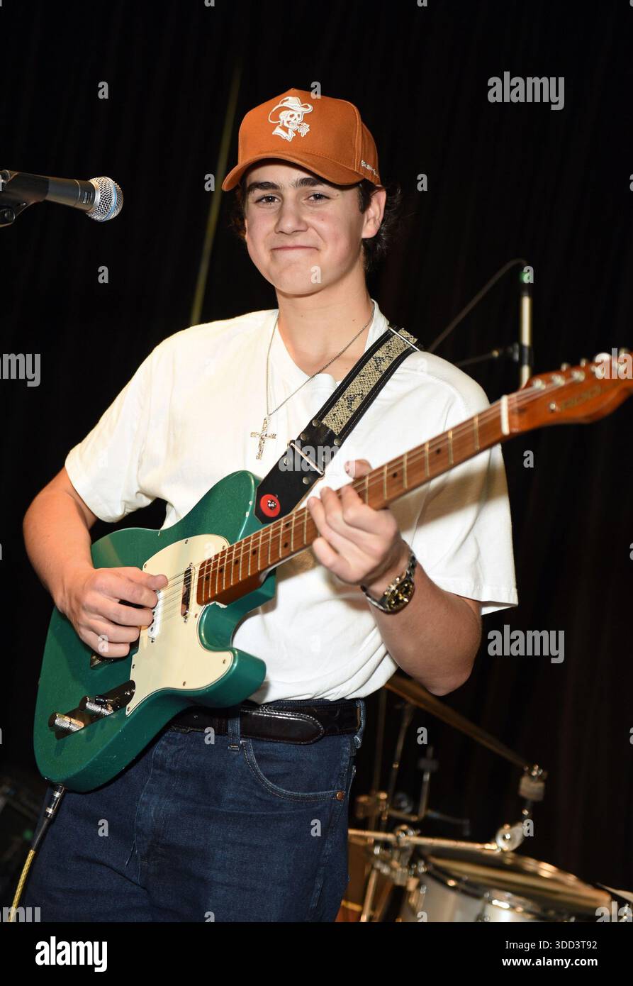 Rocco Gorelik on stage for Rocco Gorelik in Concert, Eddie's Attic ...
