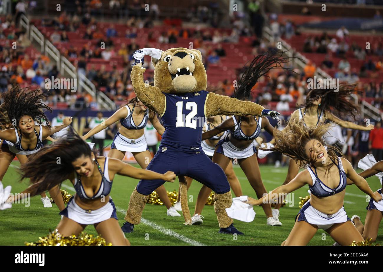 December 26, 2025: FIU's mascot, Rory the Panther, dances with the FIU ...
