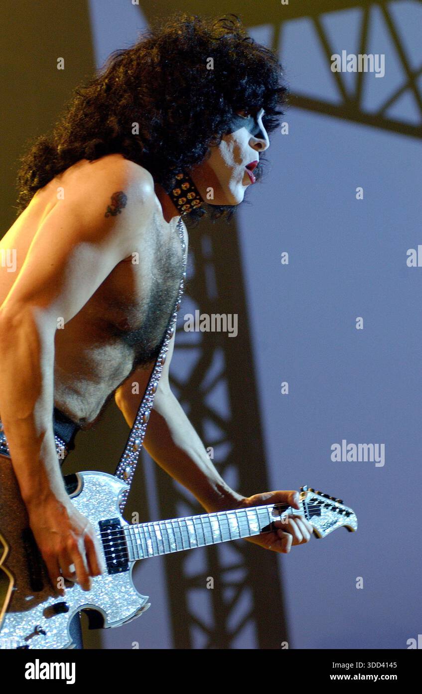 August 21, 2003; Pittsburgh, PA, USA; Musician PAUL STANLEY of KISS ...