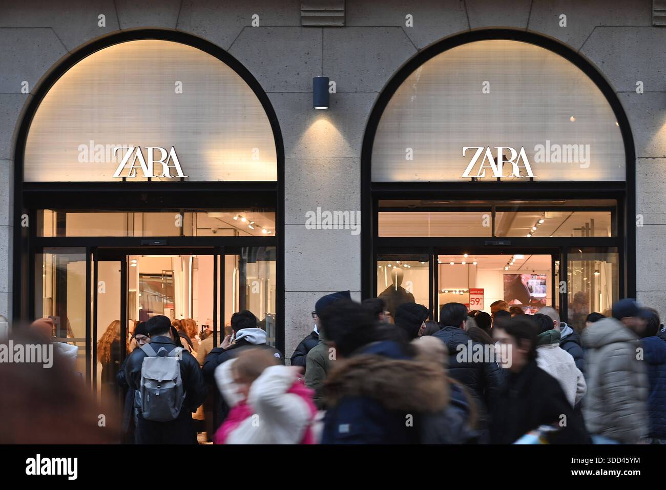 ZARA Modekette,Unternehmen fuer Bekleidung,Laden,Shop, Logo,Filiale in ...