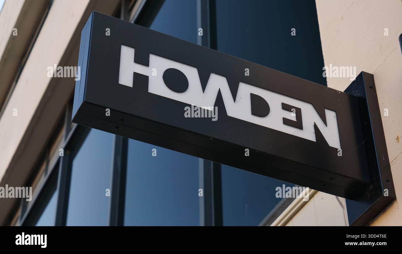 Reinsurance broker hi-res stock photography and images - Alamy