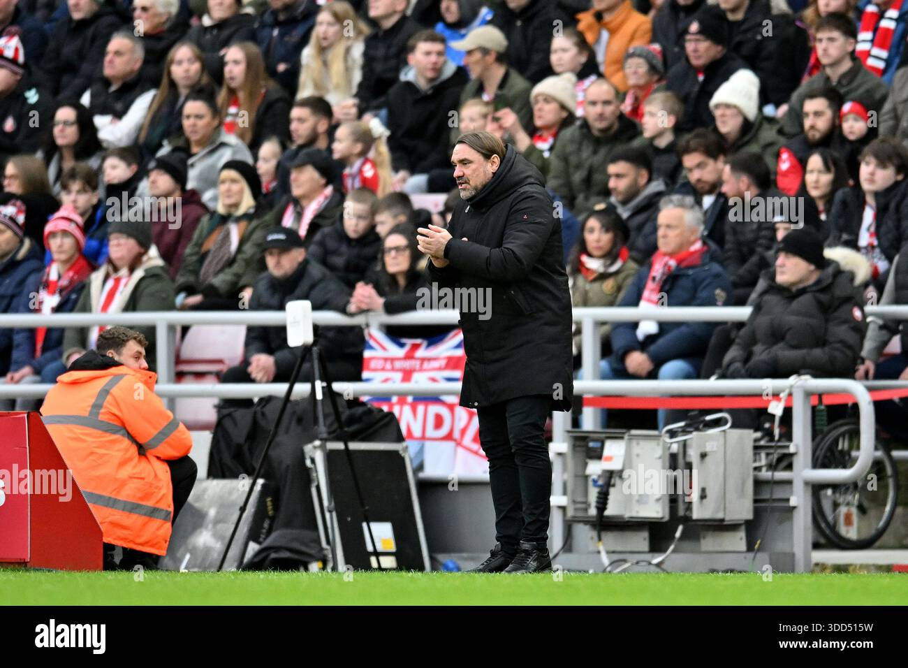 Leeds United manager Daiel Farke during the Premier League match ...