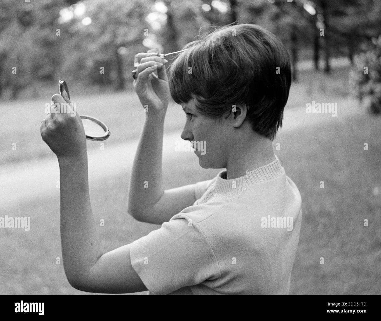 Closeup shot adult juvenile Black and White Stock Photos & Images - Alamy