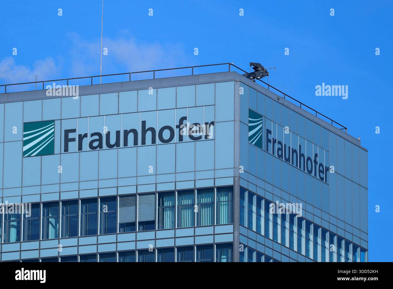 Schriftzug / Logo der Fraunhofer-Gesellschaft am 27.12.2025 in München ...