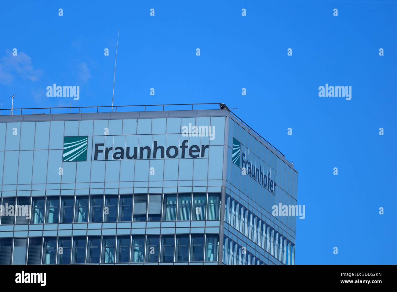 Schriftzug / Logo der Fraunhofer-Gesellschaft am 27.12.2025 in München ...