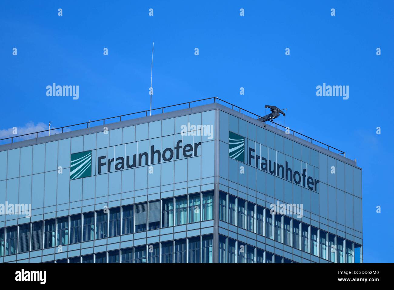 Schriftzug / Logo der Fraunhofer-Gesellschaft am 27.12.2025 in München ...