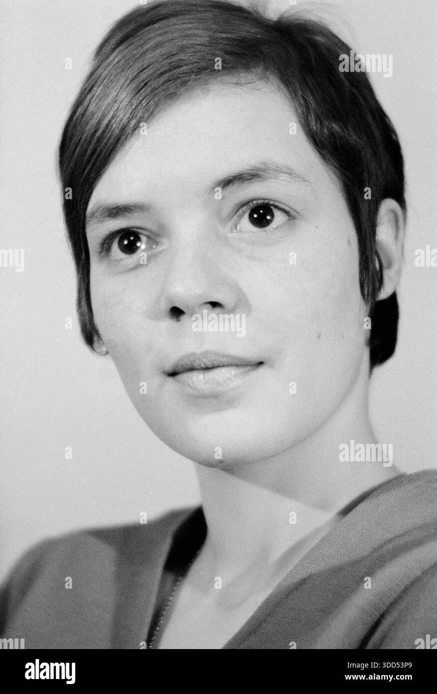 Headshot girl germany Black and White Stock Photos & Images - Alamy