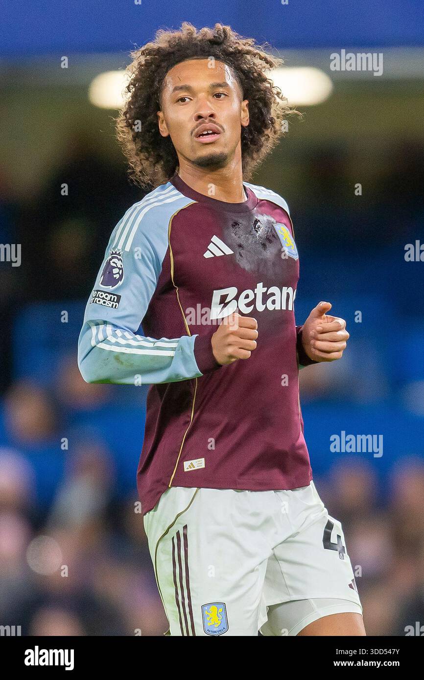 Boubacar Kamara of Aston Villa during the Premier League match between ...