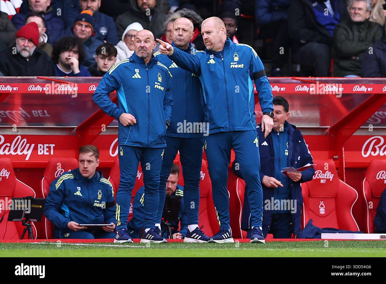 Nottingham Forest manager Sean Dyche talks with his coaching team ...