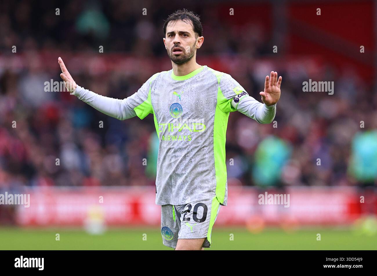 Bernardo Silva of Manchester City during the Nottingham Forest v ...