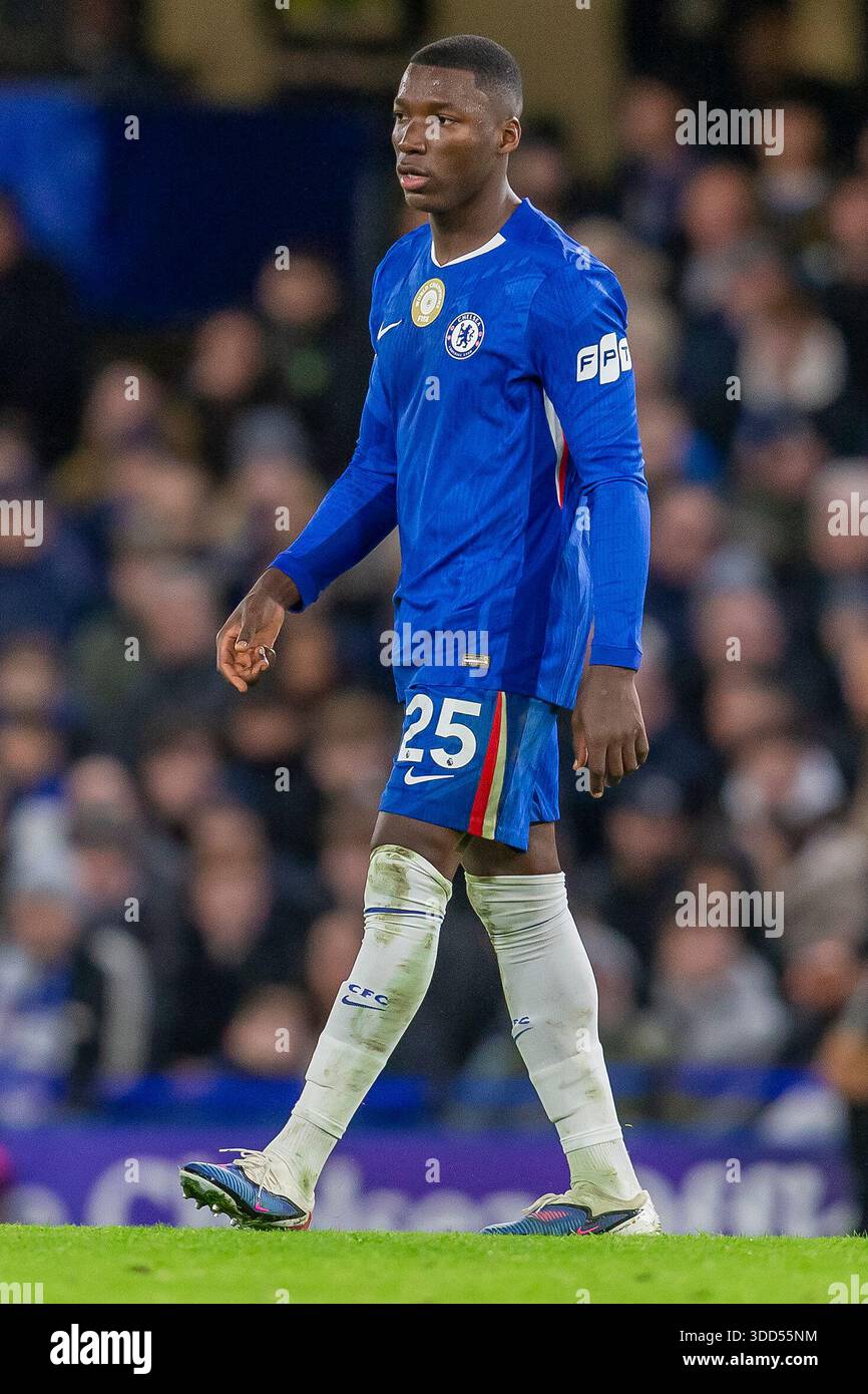 Moisés Caicedo of Chelsea during the Premier League match between ...
